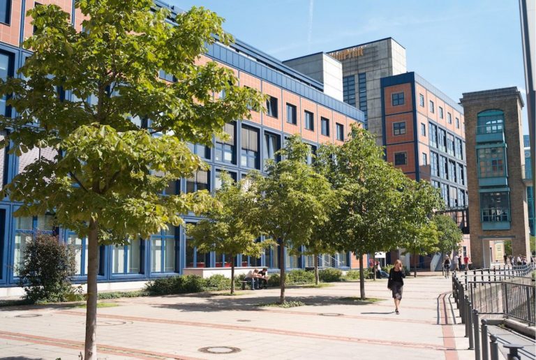 Kontakt – TaunusFilm Synchron Berlin